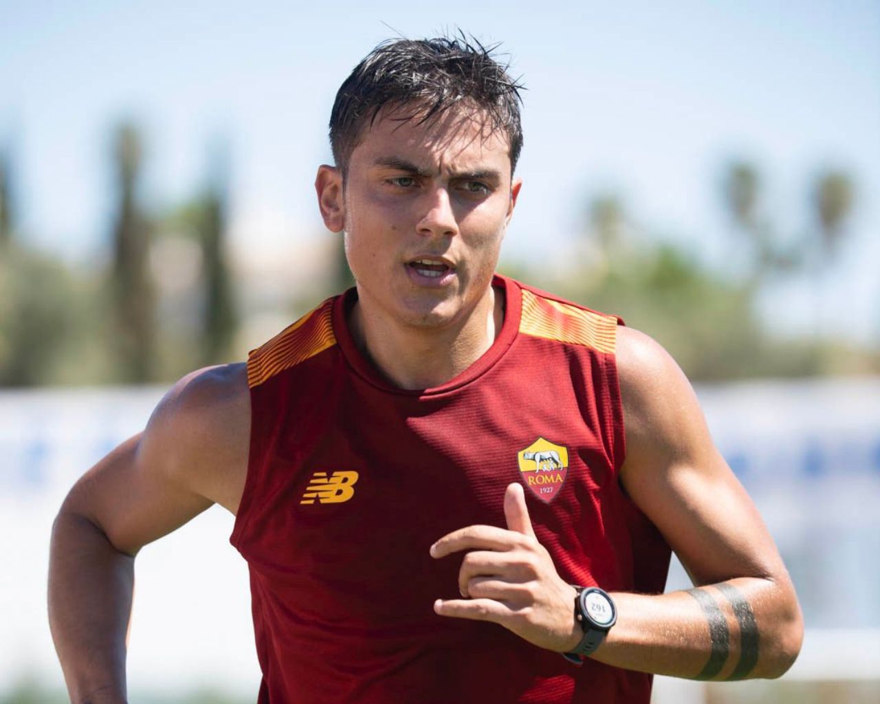 Dybala lo pone todo para jugar en el FC Barcelona