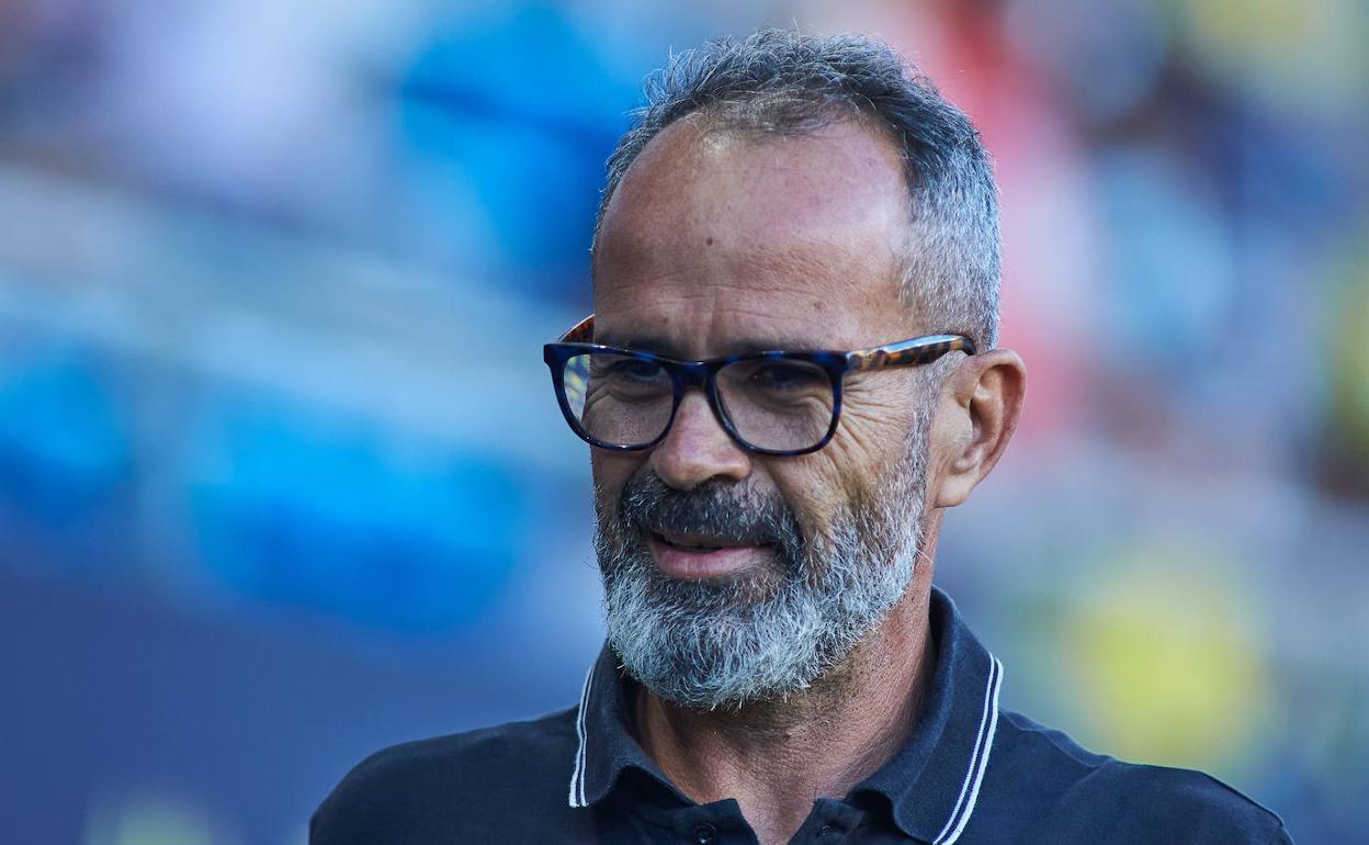 El Oviedo paga muy caro el peor error de Álvaro Cervera