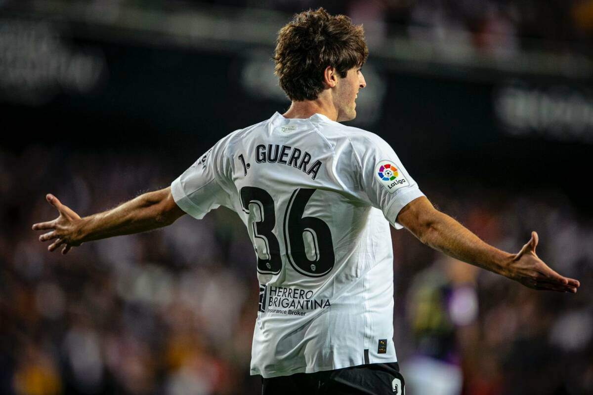 Javi Guerra tiene precio innegociable en el Valencia CF para salir