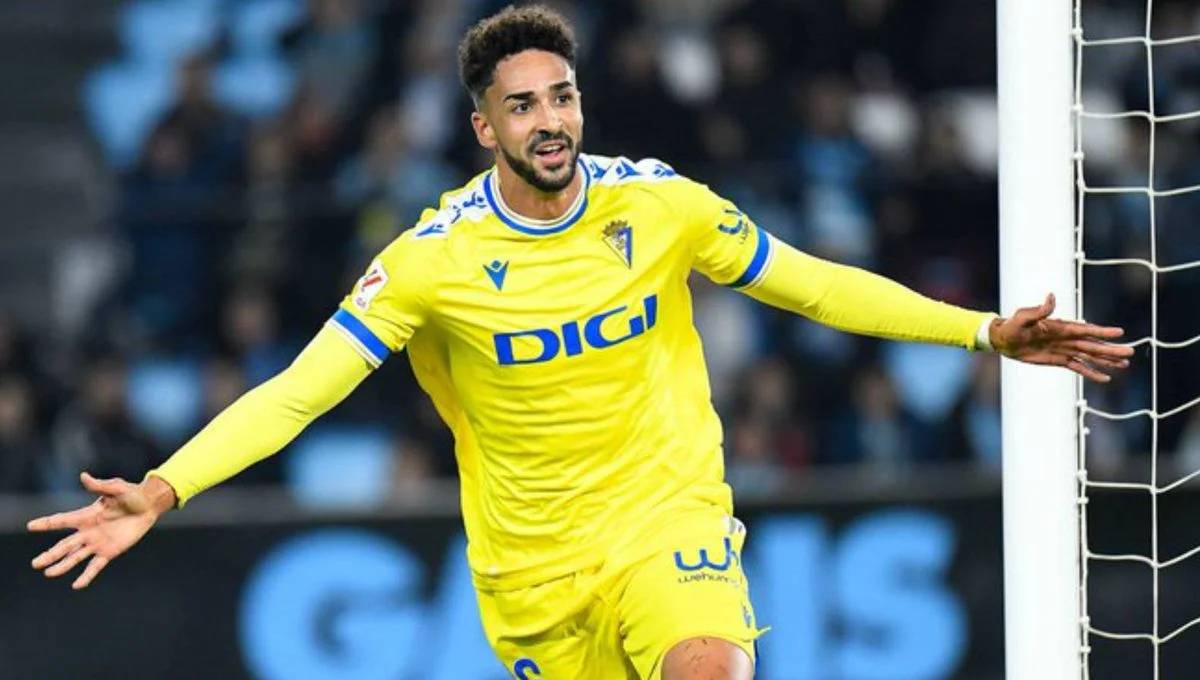 Chris Ramos venta oculta del Cádiz CF tras el nuevo fichaje