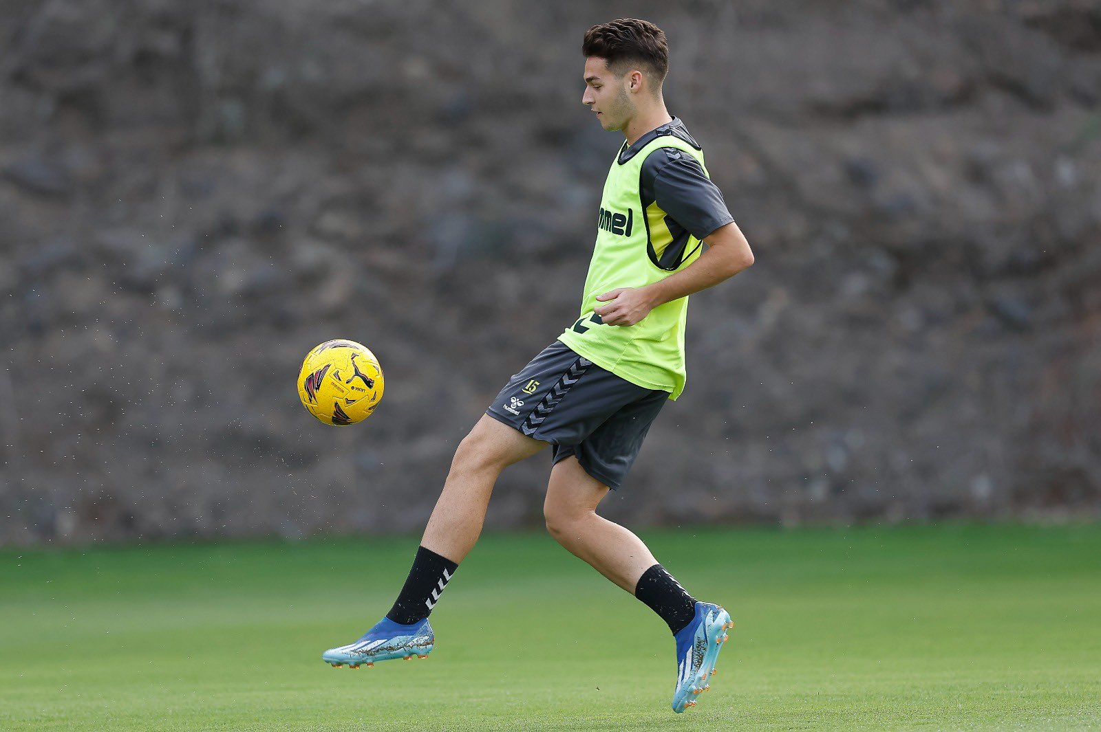 Mika Mármol cautiva al FC Barcelona con fichaje a mitad de precio