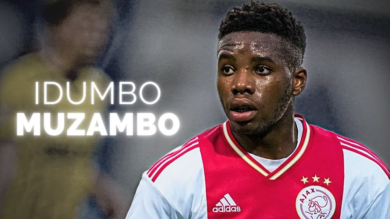 Stanis Idumbo Muzambo un pipiolo para el Sevilla FC