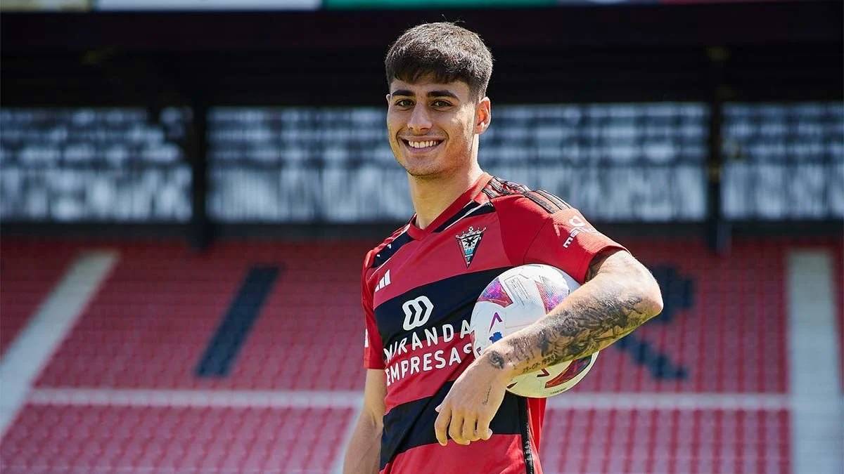 Carlos Martín competencia para Villalibre en el Alavés