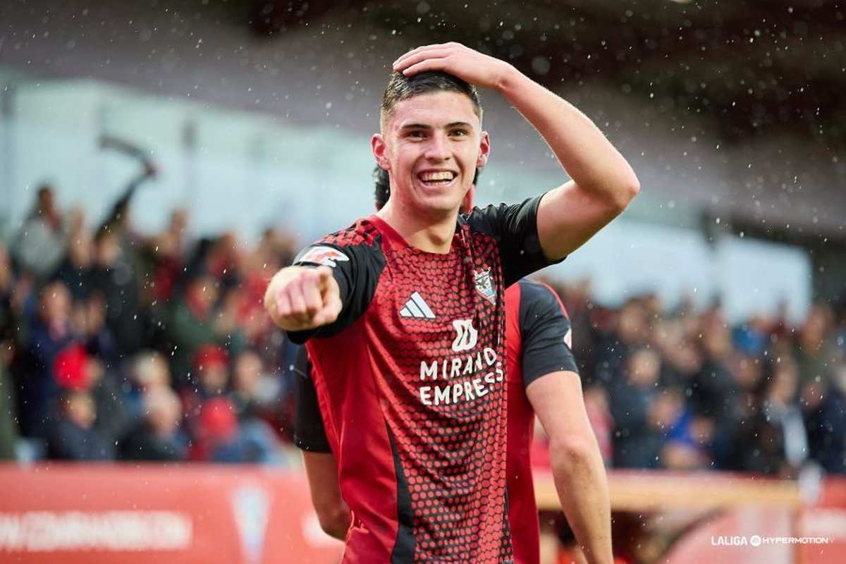 El Alavés tiene fichado delantero centro con mayor potencial que Maroan ...