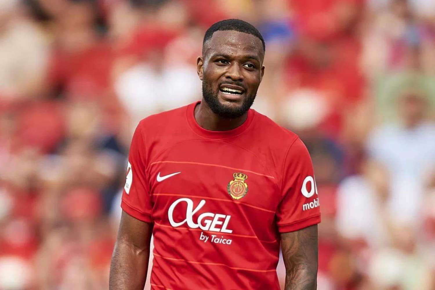 Acelerón del Valencia CF por Cyle Larin