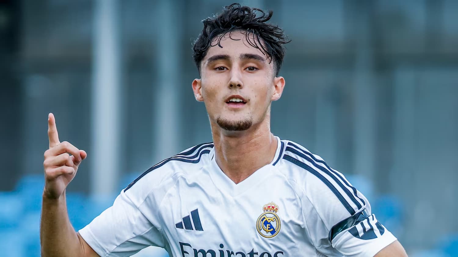 Jesús Fortea adelanta a Buba Sangaré en Paterna