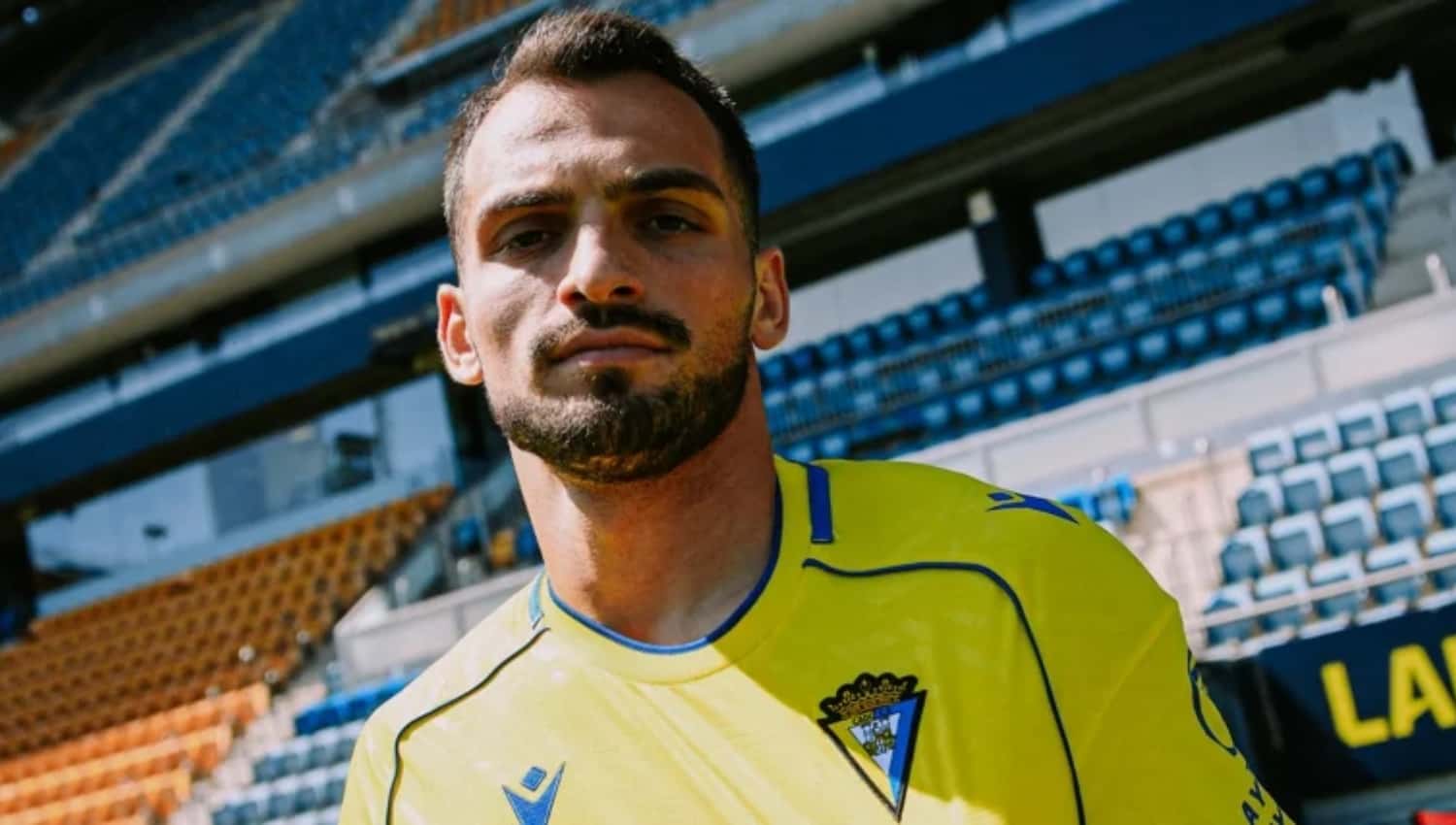 Tabatadze y Efe condenan a Brian Ocampo al banquillo del Nuevo Mirandilla